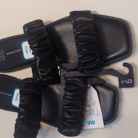 Time and Tru | Shoes | Time And True Sandal Black | Poshmark